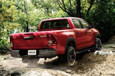 Toyota Hilux Full Model Change: A Comprehensive Comparison of the Old ...
