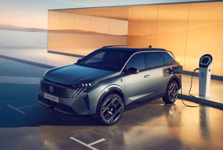 欧州 プジョー 新型 「3008」「5008」 2025年モデル PHEVと長距離EVモデルが登場 2024年9月19日発表| 最新自動車情報