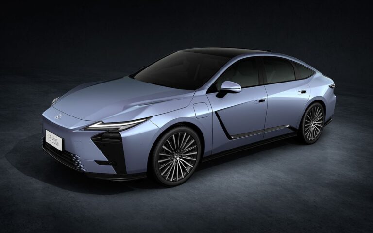 レクサス ES 新型は待つべき？ 2026年フルモデルチェンジの全貌を徹底解説| 最新自動車情報