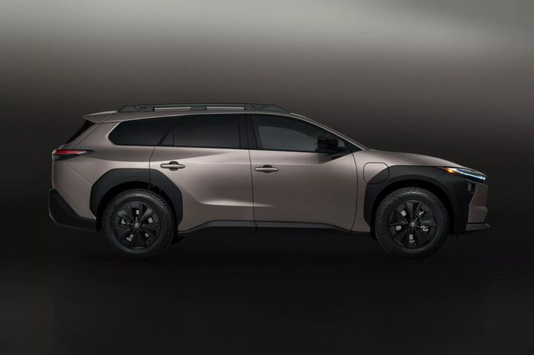 米国 トヨタ 新型 BEV「bZ Woodland」登場 日本市場へは「bZ4X Touring」として2026年春ごろに導入| 最新自動車情報